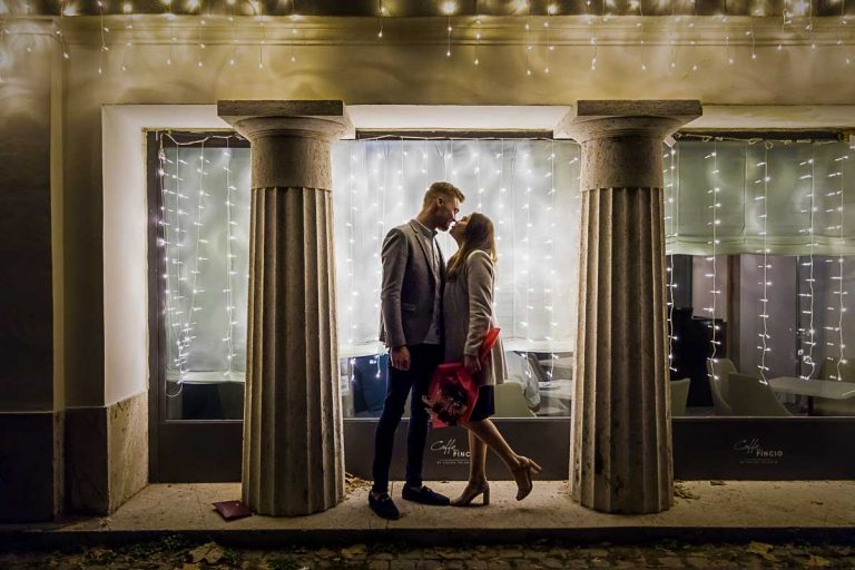 Rome Proposal. Proposing at Night with Photography service