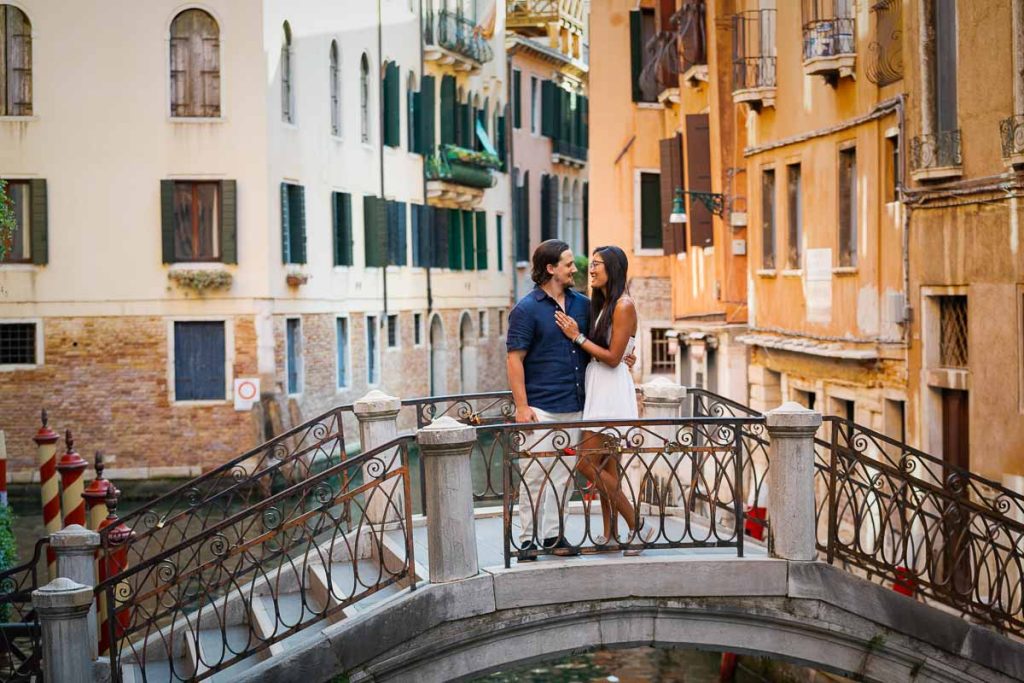 Gondola Proposal in Venice | Wedding Proposal Photography